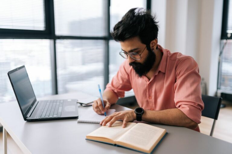 What is the purpose of the Large Solution Level in SAFe? | Spoclearn